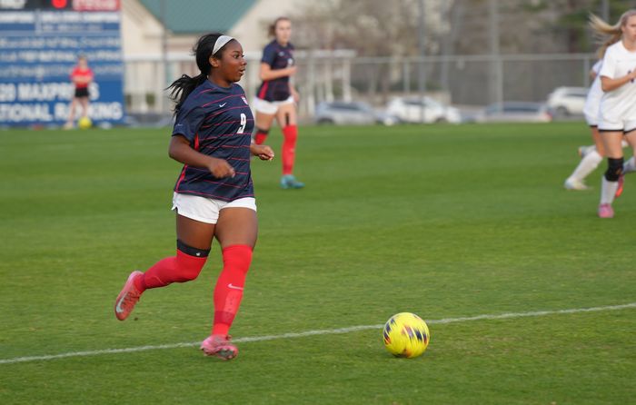 Rylin McCarty breaks through late to lift Oak Mountain past Vestavia H...