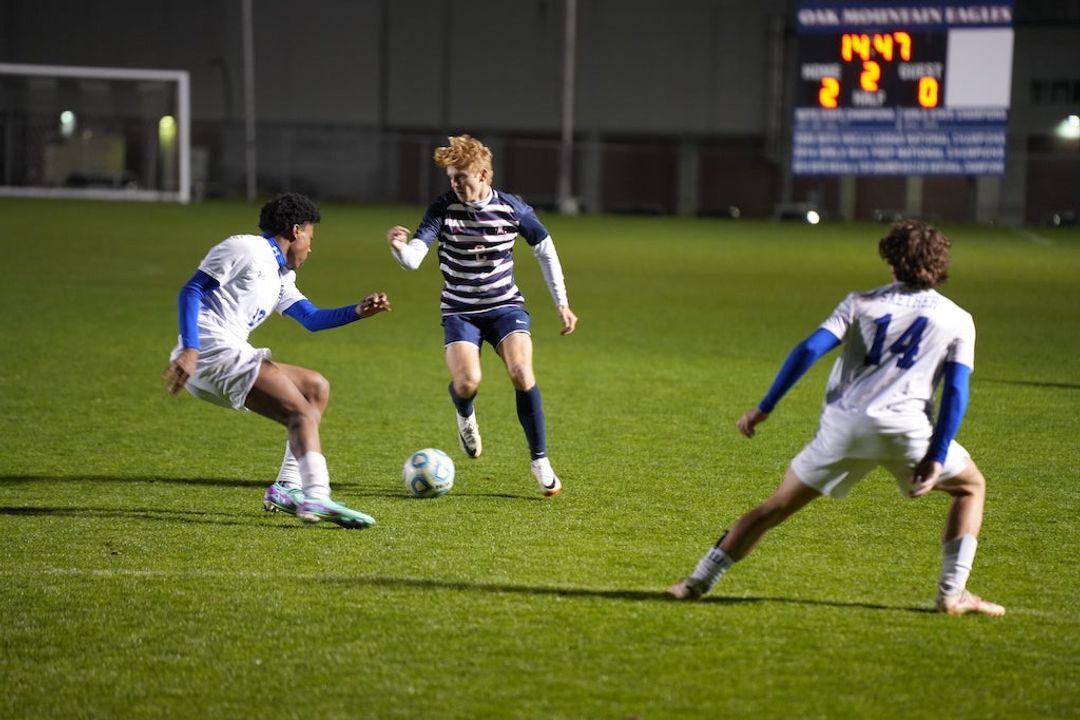 Oak Mountain's DiPiazza reaches 500 wins as Eagles remain perfect afte...