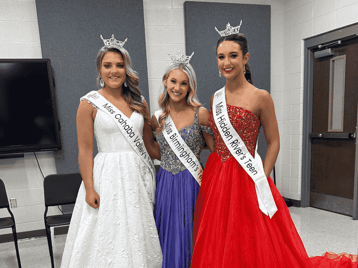Shelby County teens win beauty pageant titles