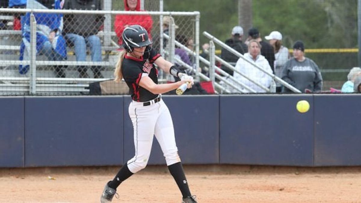 Thompson softball qualifies for North Central Regional