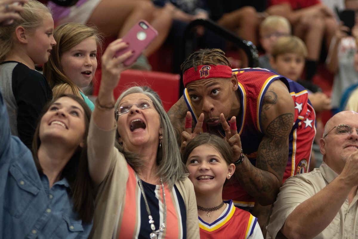 Harlem Wizards put on a show for Alabaster crowd