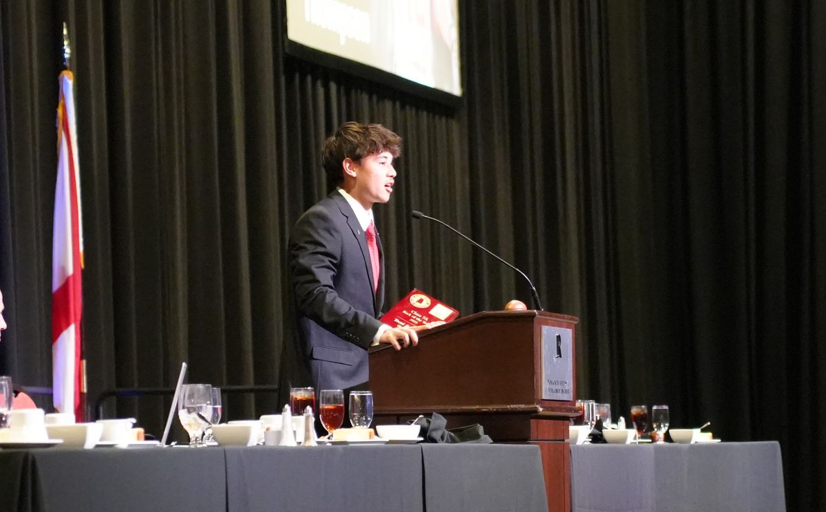 Column: Seaborn’s endorsement of EJ Crowell for Mr. Football...