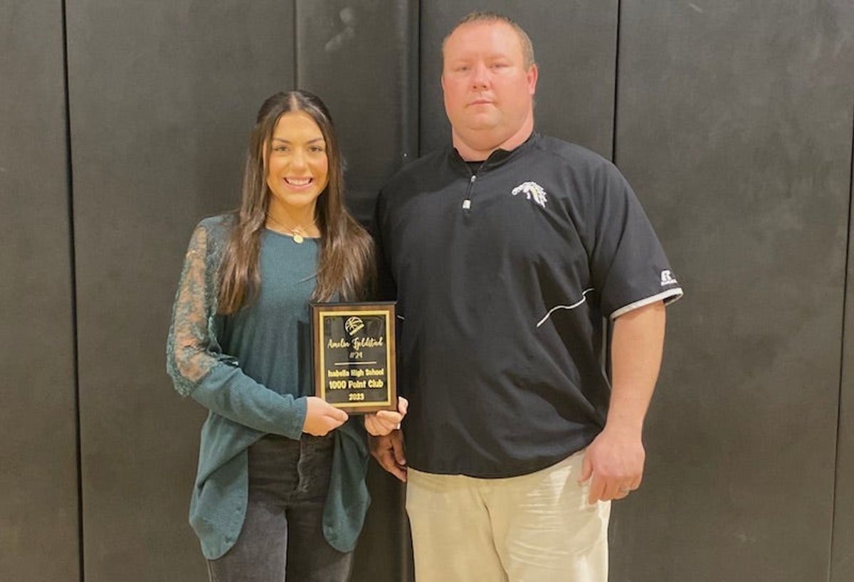 Fjeldstad notches 1,000th point at Isabella