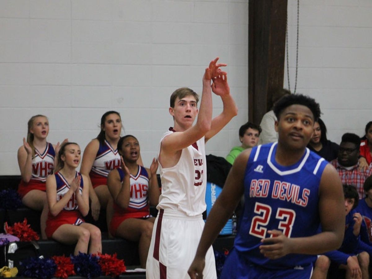 Maplesville varsity boys pick up win after slow start