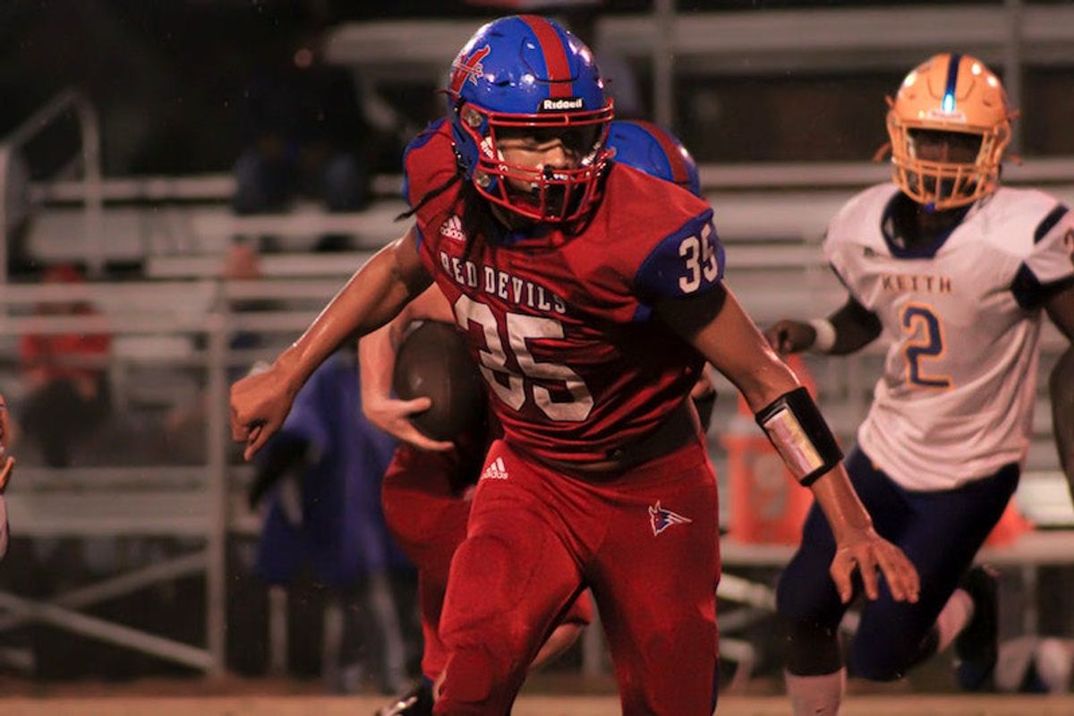 Verbena stays perfect, beats rival Billingsley on the road