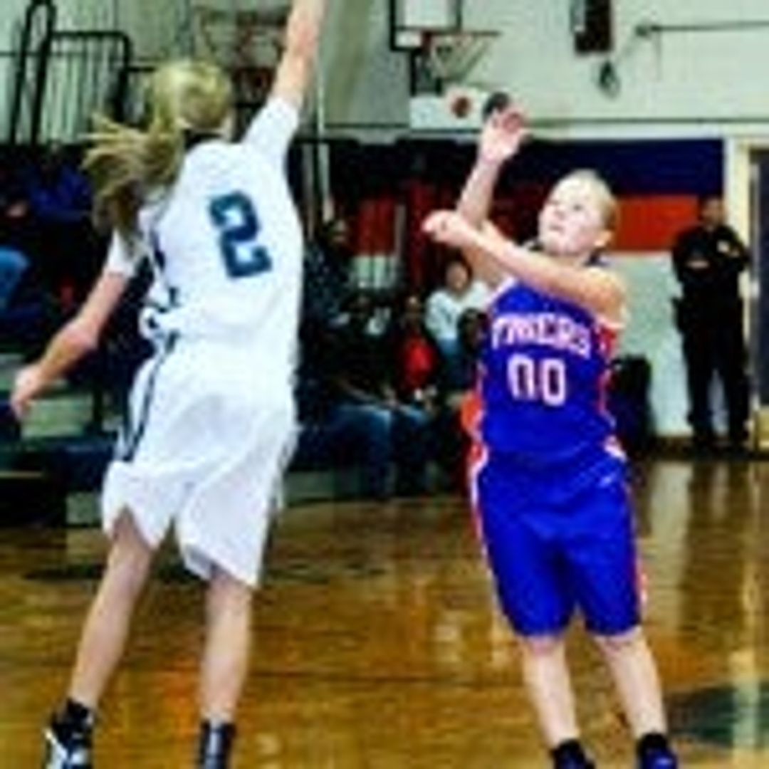 CCHS girls, Maplesville boys pull out basketball tournament wins