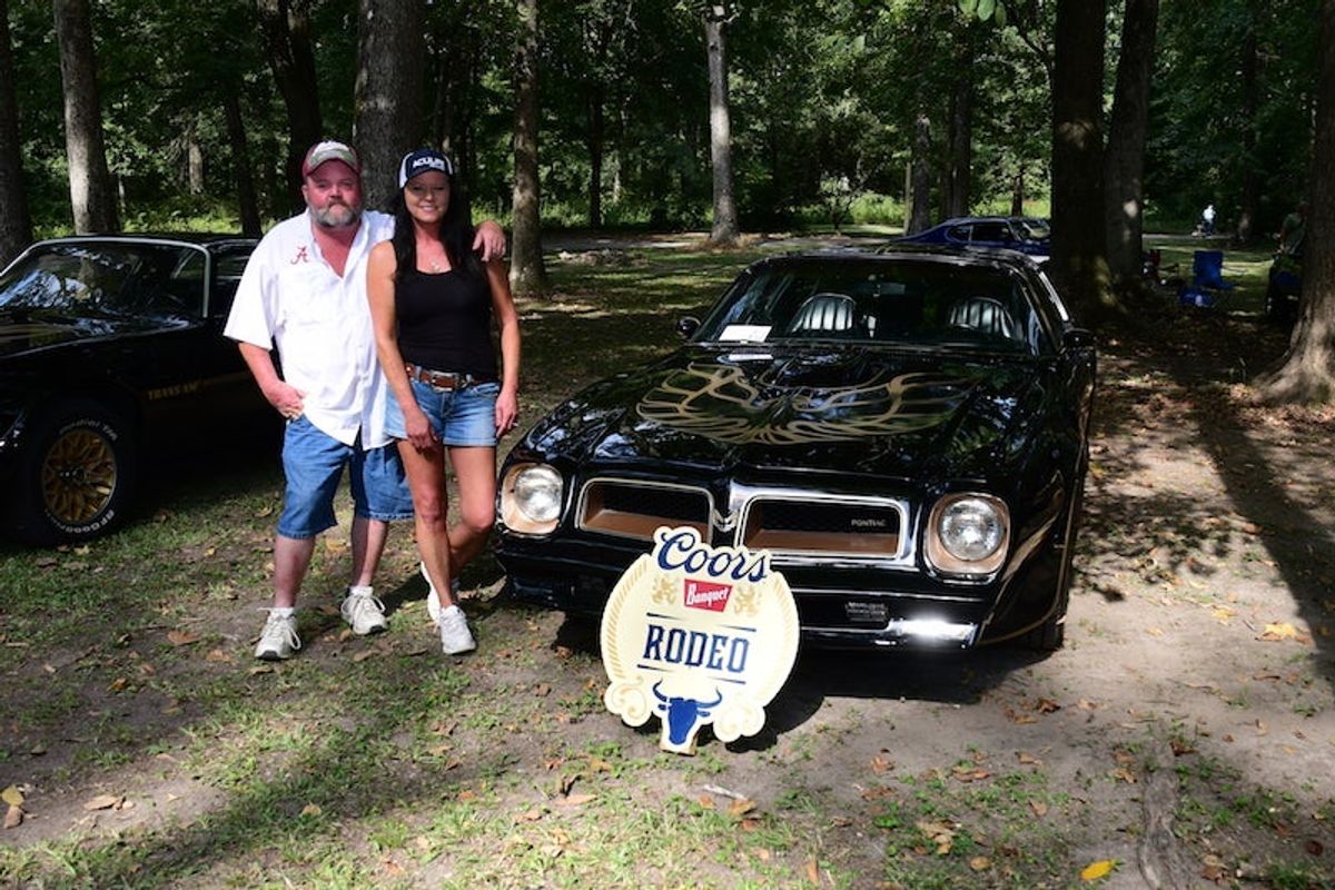 Bama Birds host car show