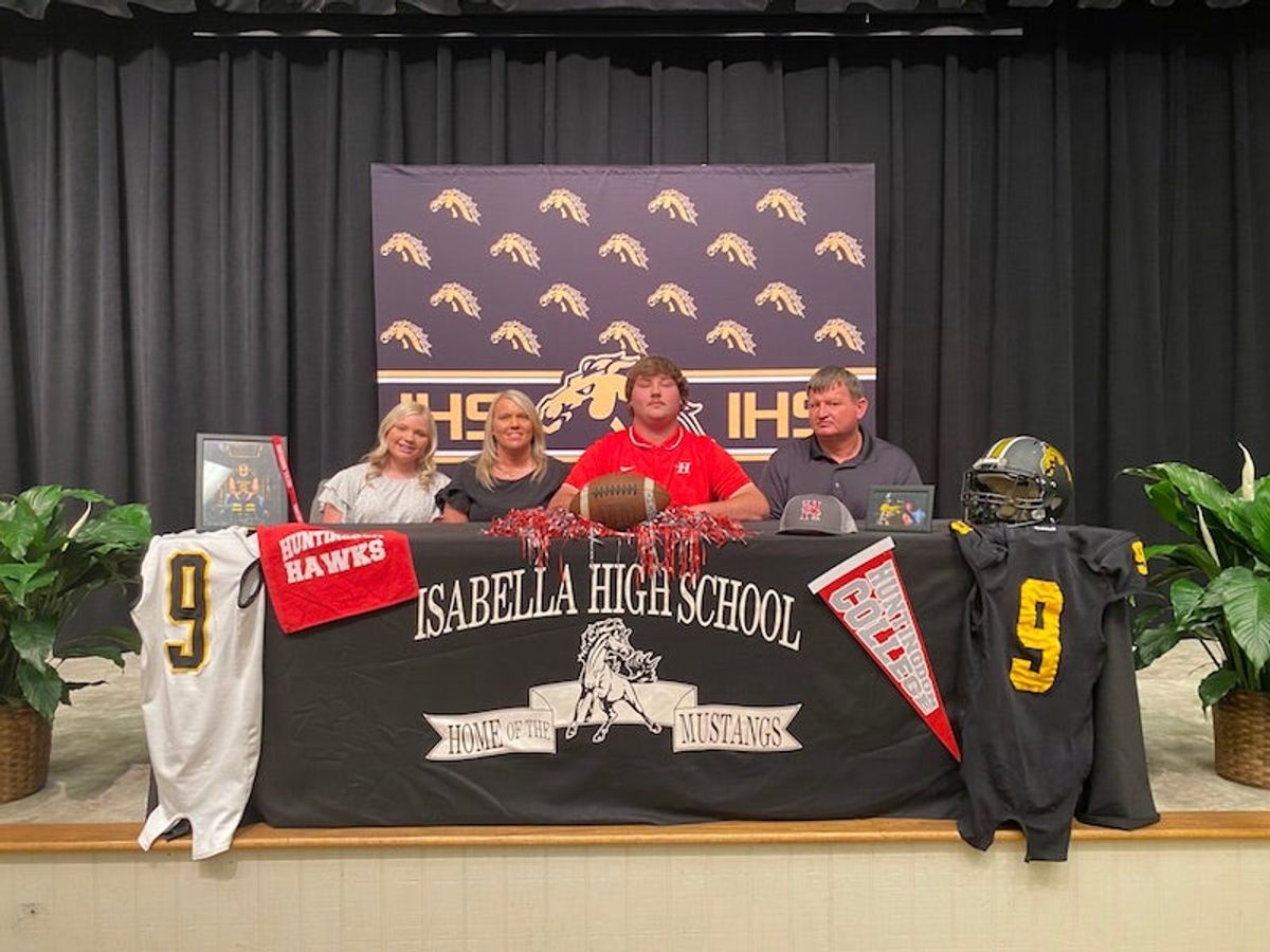 Price ends senior year signing with Huntingdon football