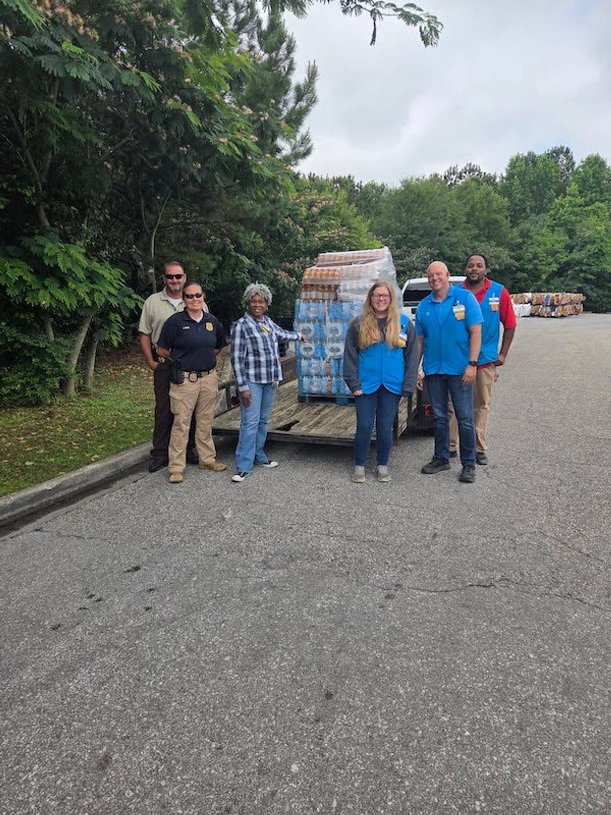 Walmart donates to Clanton Police Department for Peach Jam