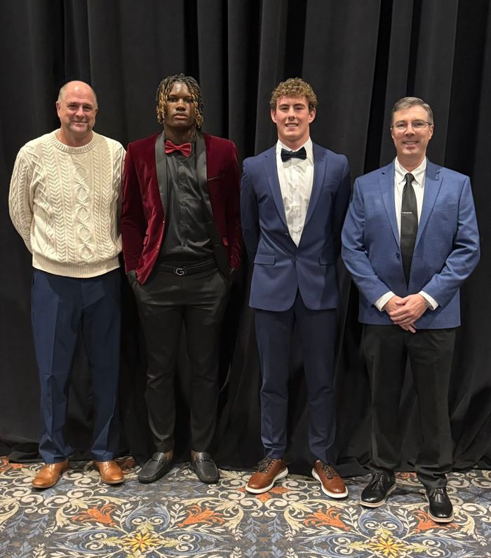 Hubbert named best lineman, wins defensive award for Red Devils
