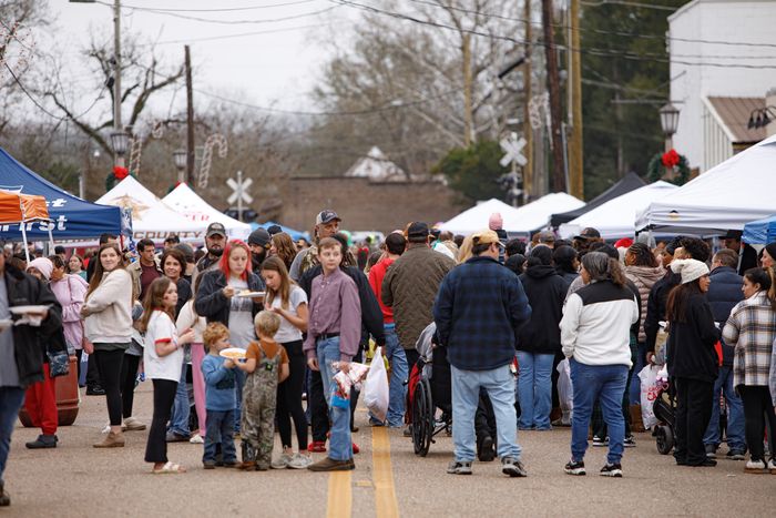 Just Good Old Fashioned — Maplesville holds beloved Christmas event fo...