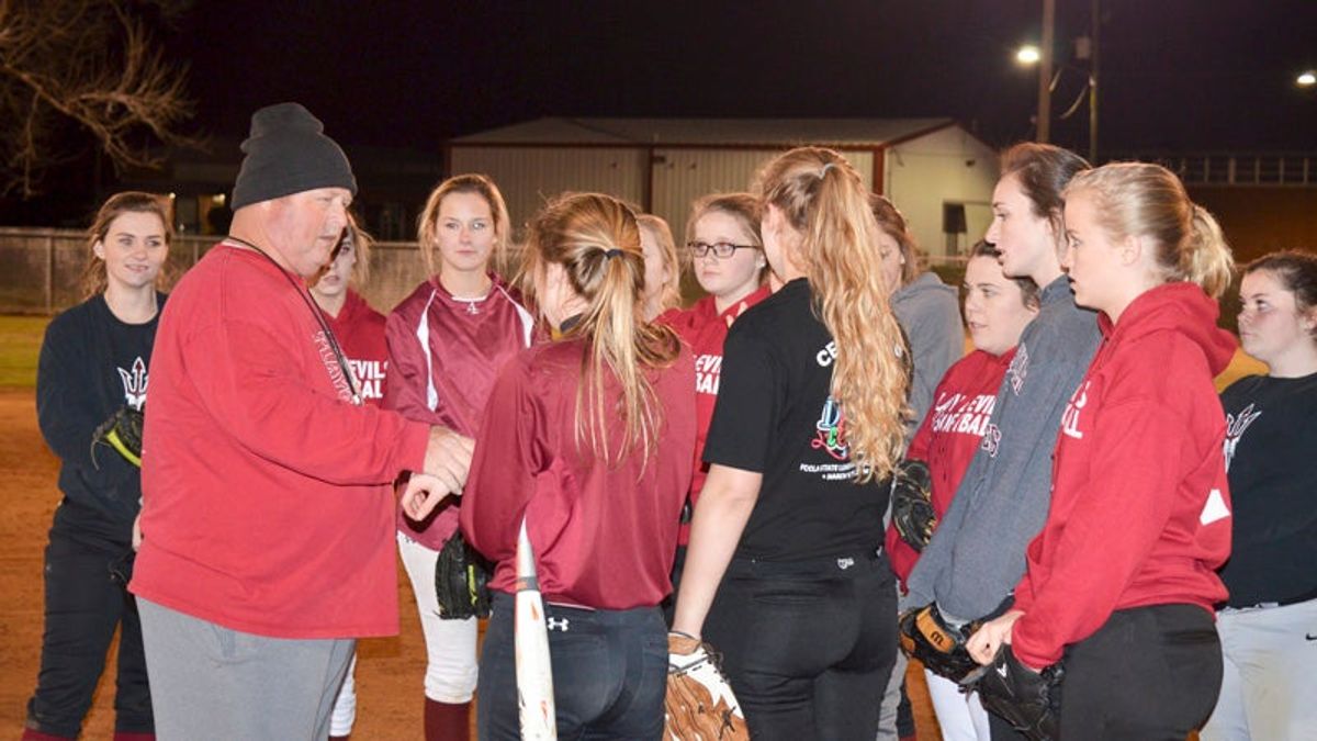 Maplesville softball holds first full practice of 17'
