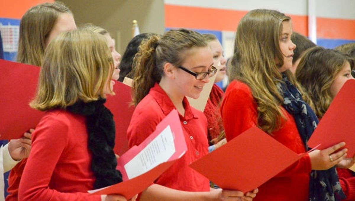 Veterans honored at Clanton Middle School program
