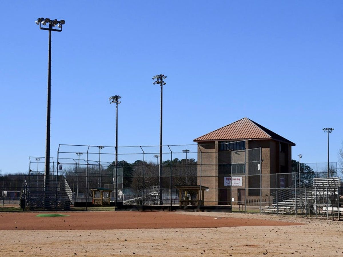 Clanton Youth Baseball signups taking place