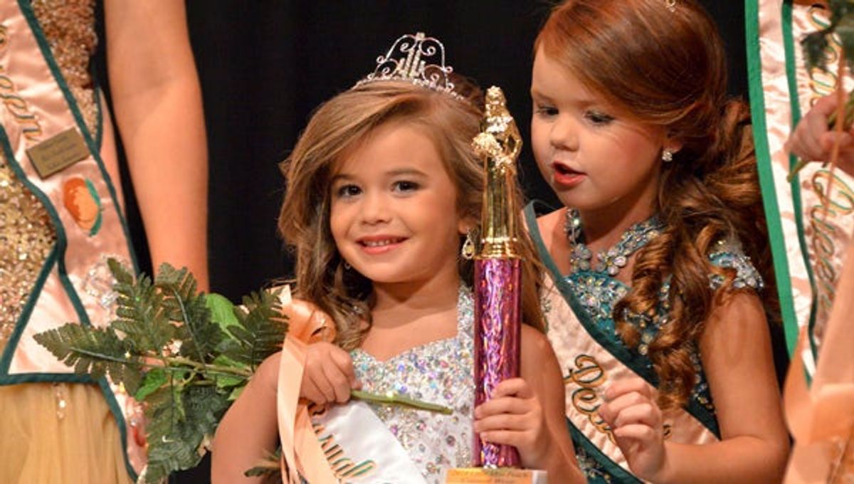 2014 Little Miss Peach crowned