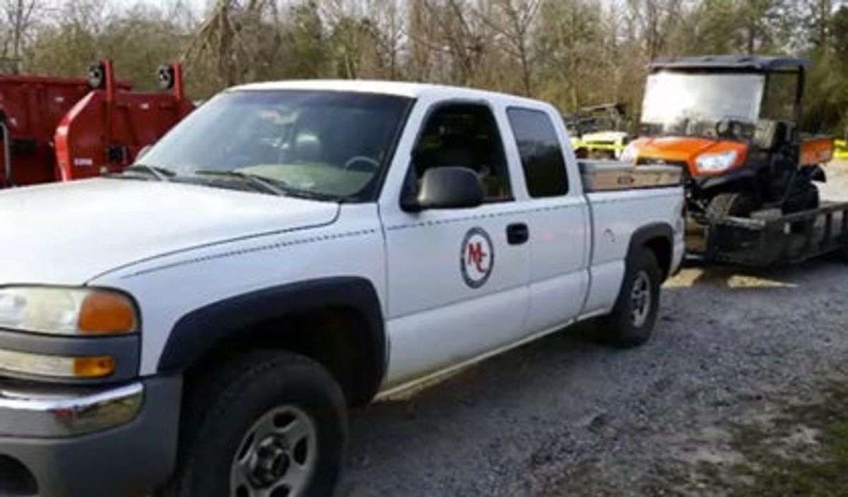 Thieves take vehicles, mowers from Clanton business
