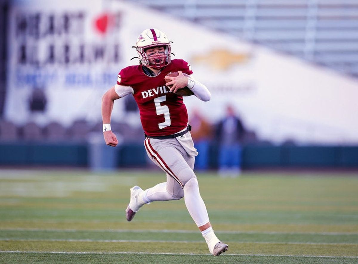 Player of the Year-gan: Quarterback wins offensive POTY afte...