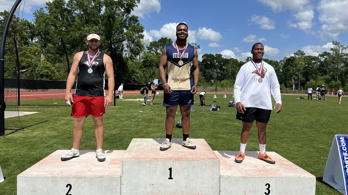 Washington uses strength to overcome on and off the field