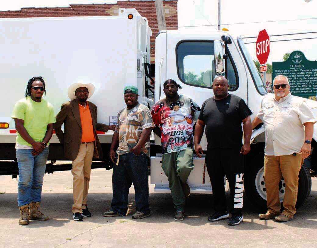 City of Luxora receives new sanitation truck
