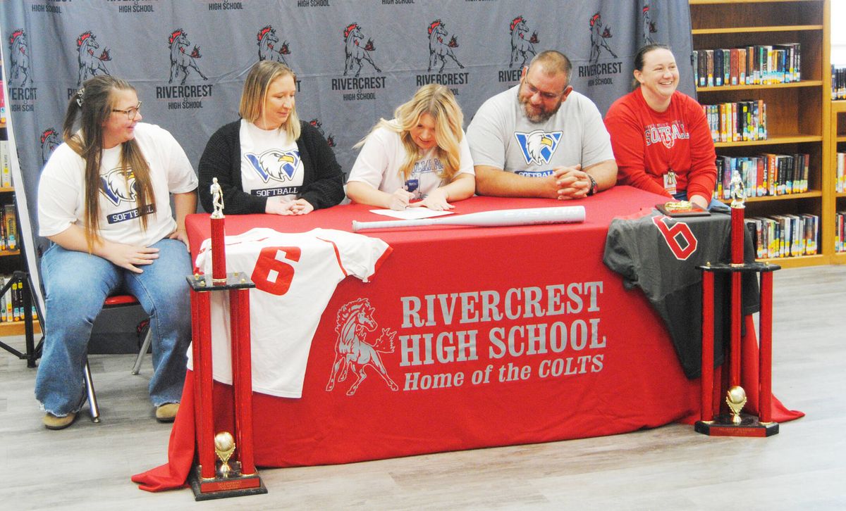 Lady Colts Rinderer signs with Williams to play softball