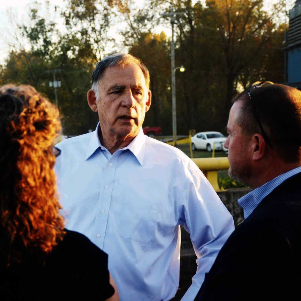Senator Boozman visits Osceola River Port
