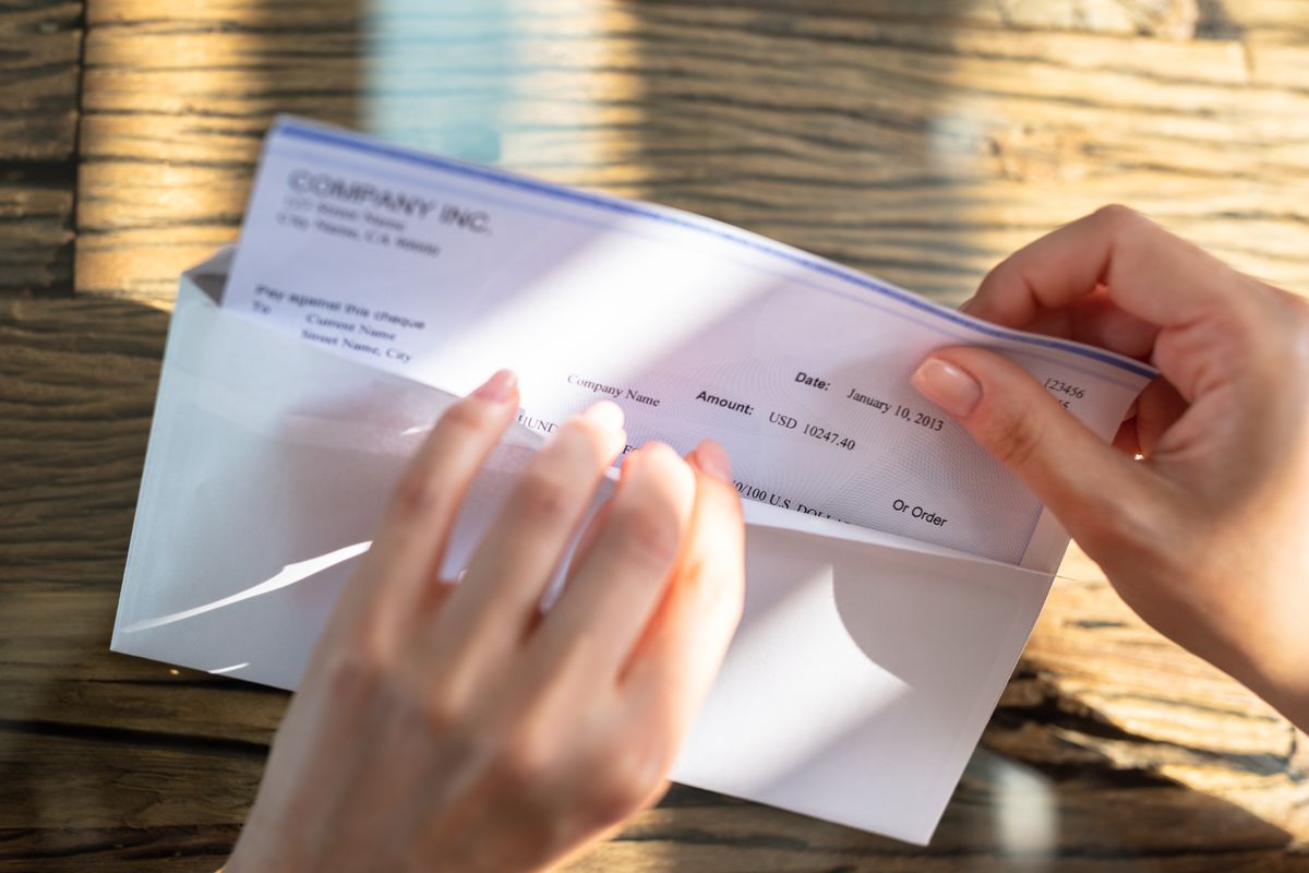 IRS to phase out paper tax refund checks