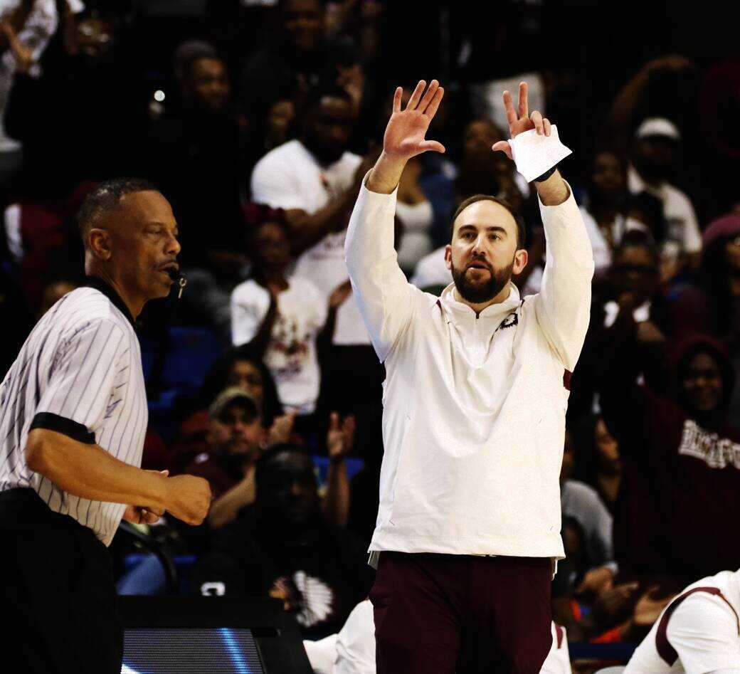 Coach Pierce to leave Blytheville