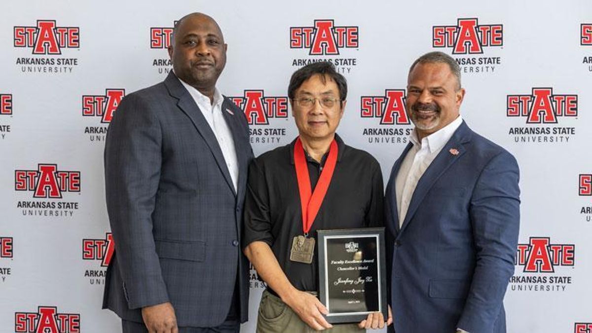 Outstanding Faculty Recognized During Convocation of Scholar...
