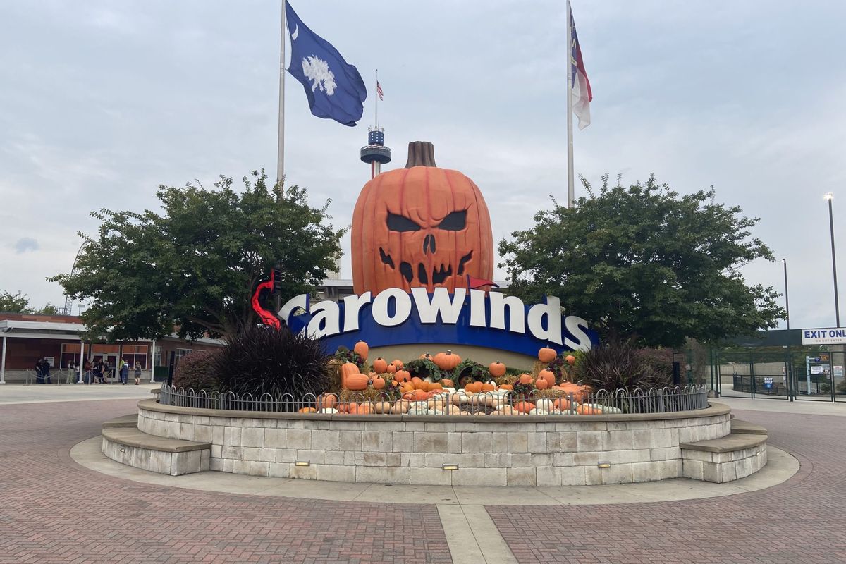 SCarowinds returns for 2024 season, launches new scare zone and Oktobe...