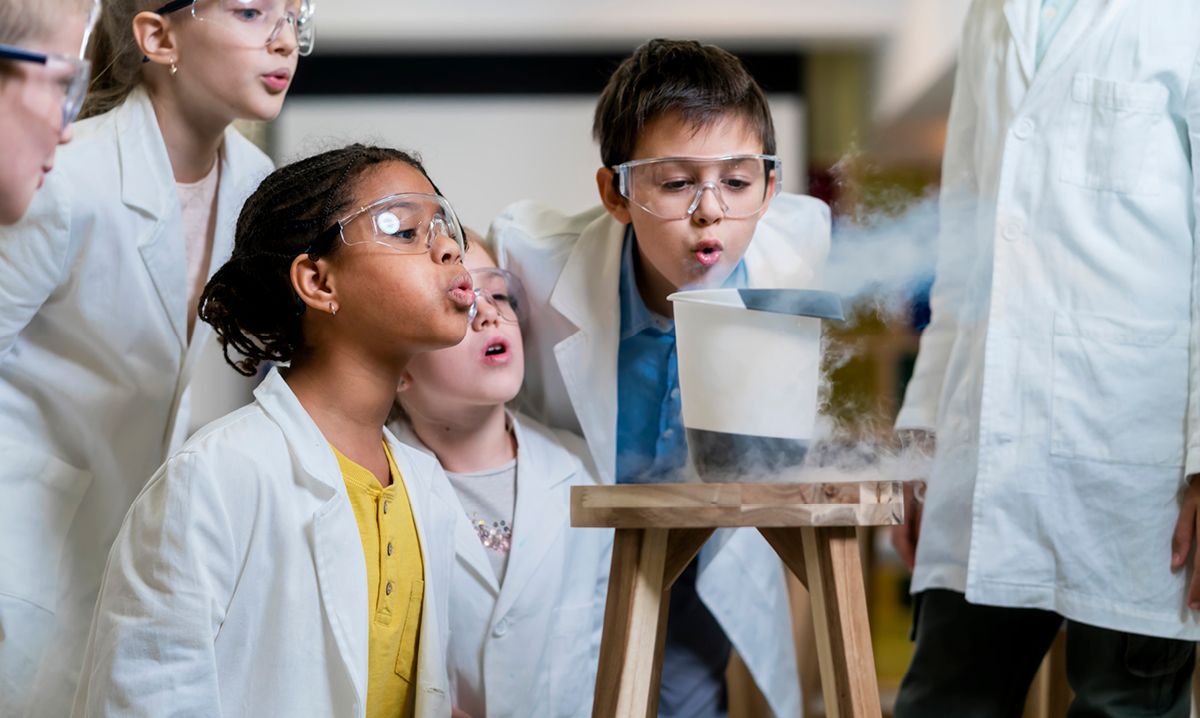 Spark Curiosity with Chicagoland's Best STEM Summer Camps