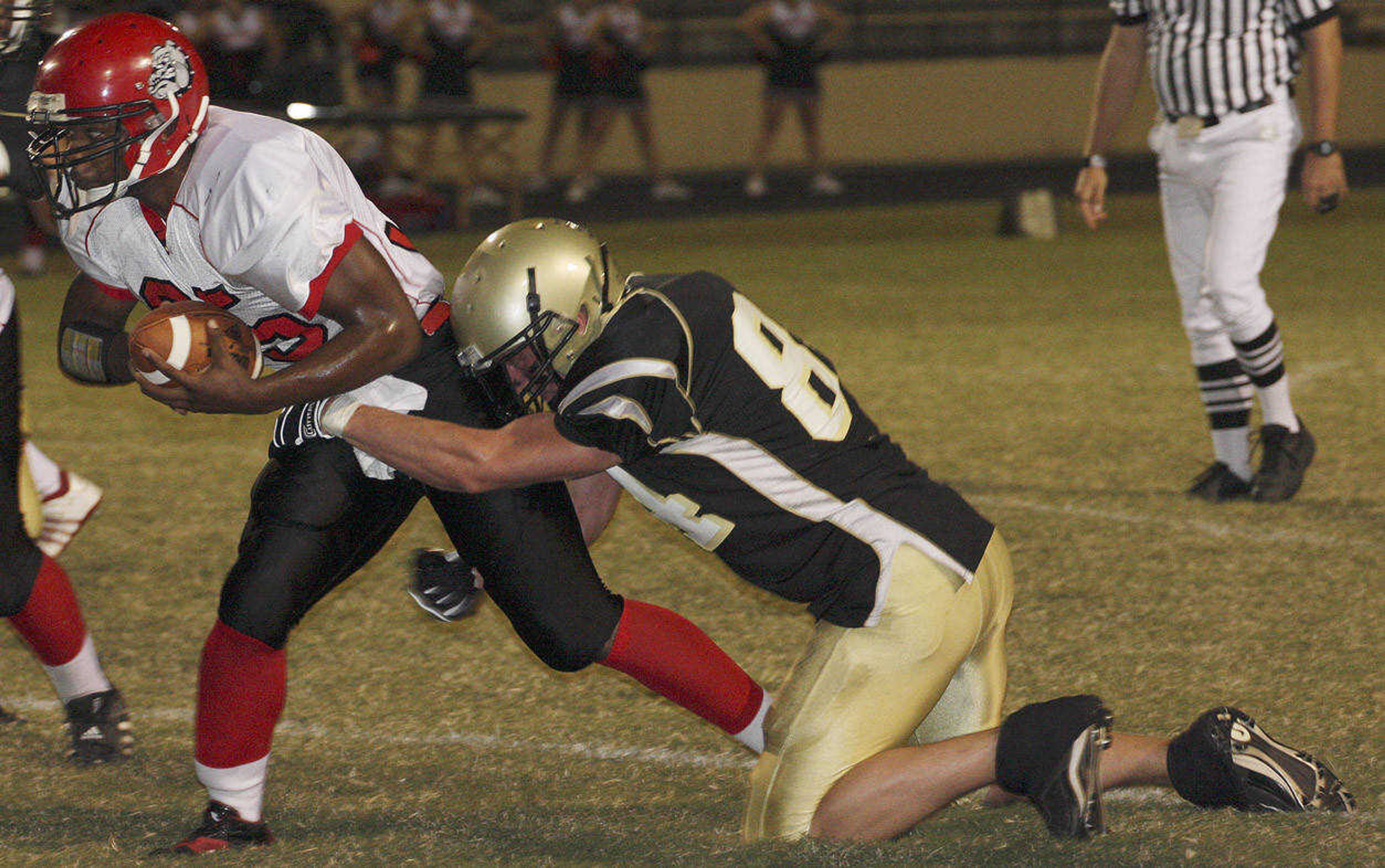 Sikeston rolls as it hands Tribe first loss