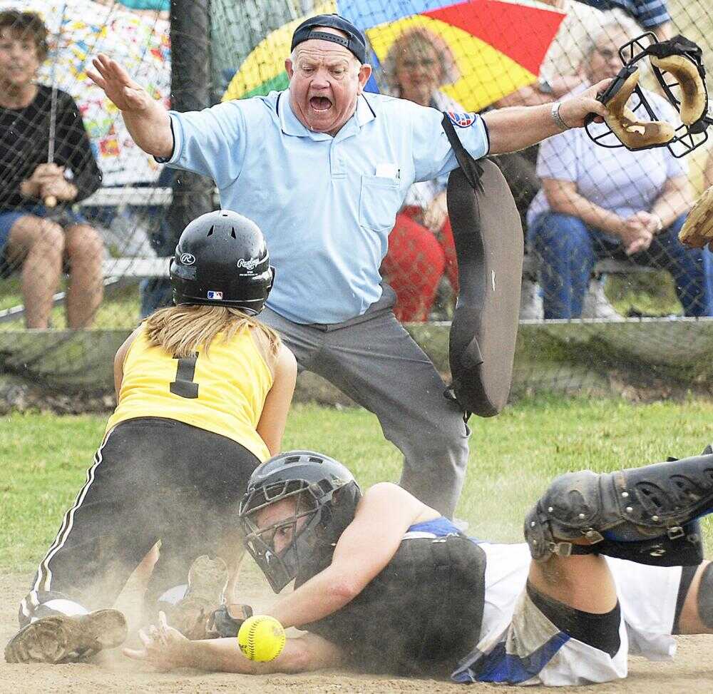 Lady 'Dogs rally past Kennett for title