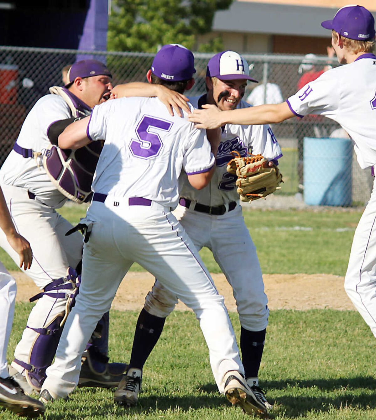 RED-HOT HORNETS: Holcomb baseball team books trip to state with 5-2 vi...