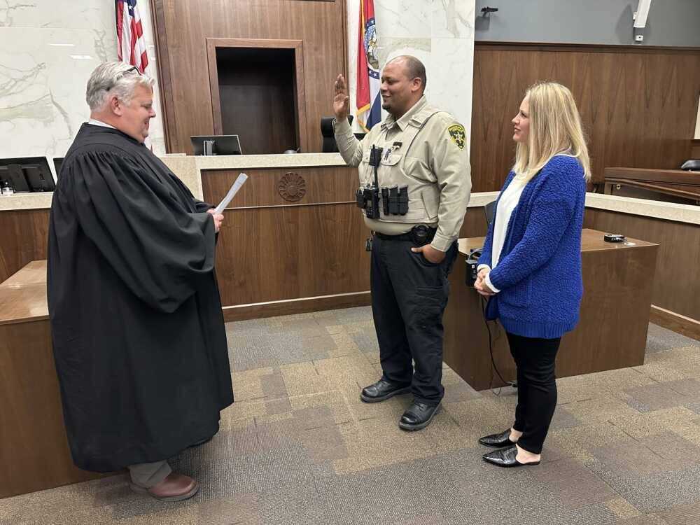 There's a new sheriff in town - Nick Darter sworn into office