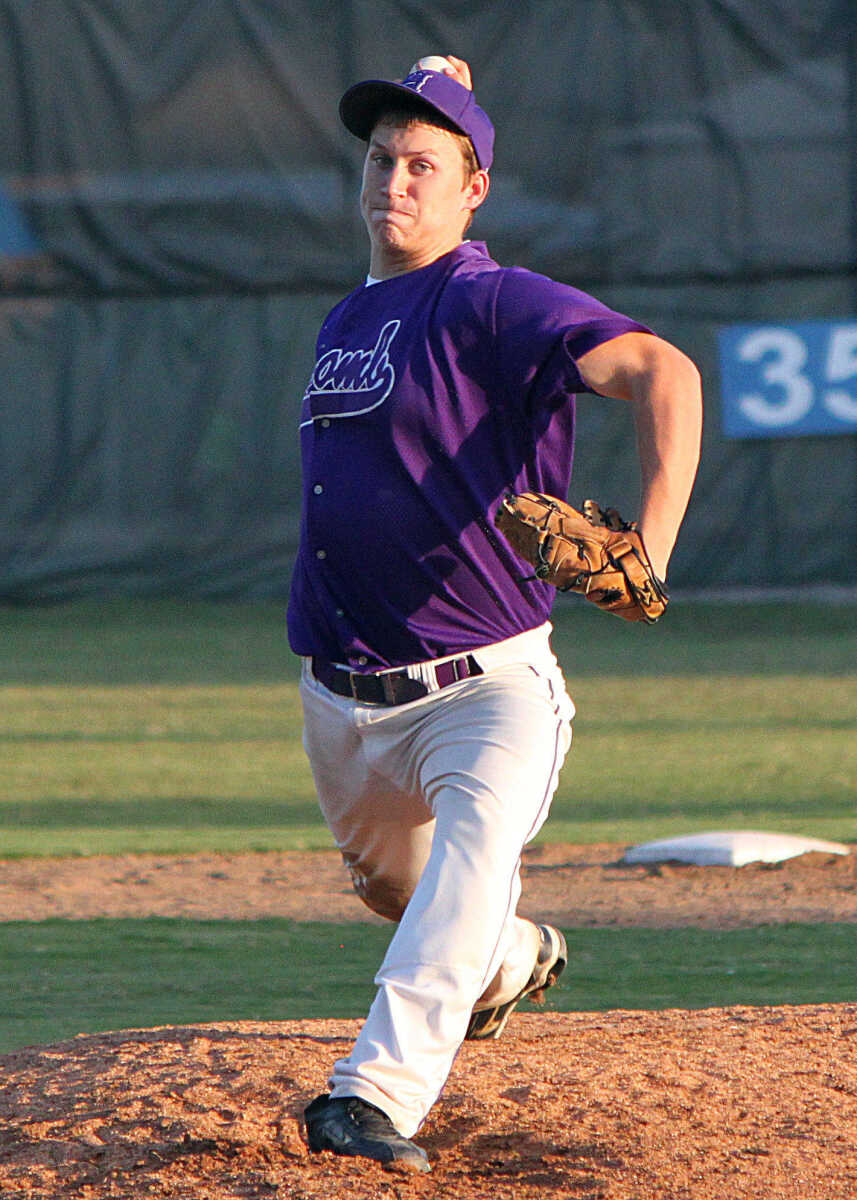 Holcomb shuts out Cooter in fall baseball title game