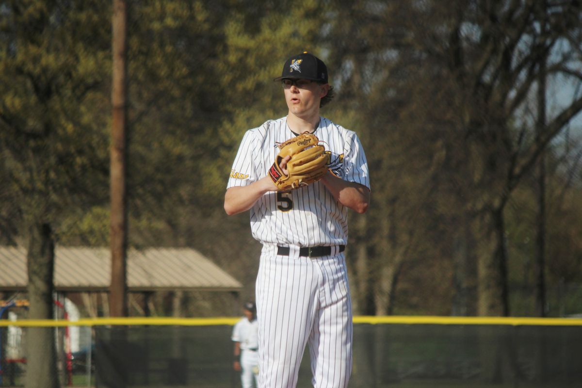 Kennett baseball rallies past Risco with late-game surge