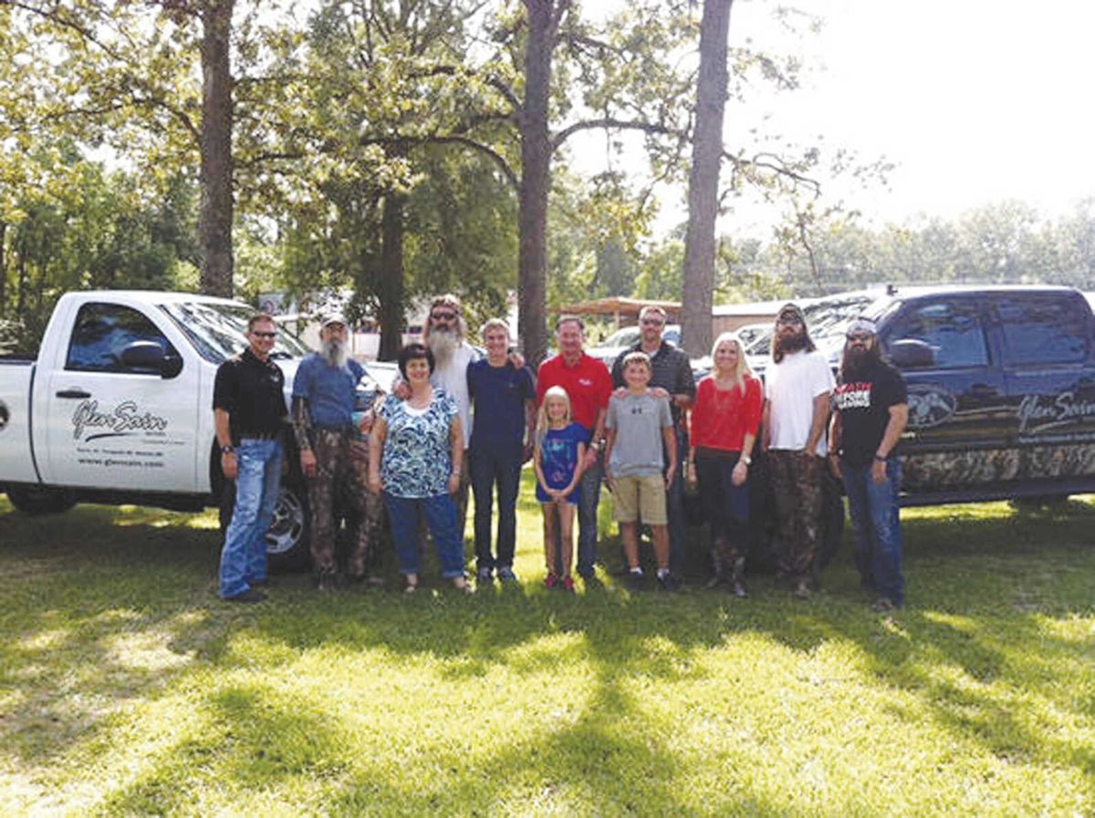 Glen Sain makes special delivery to "Duck Dynasty"