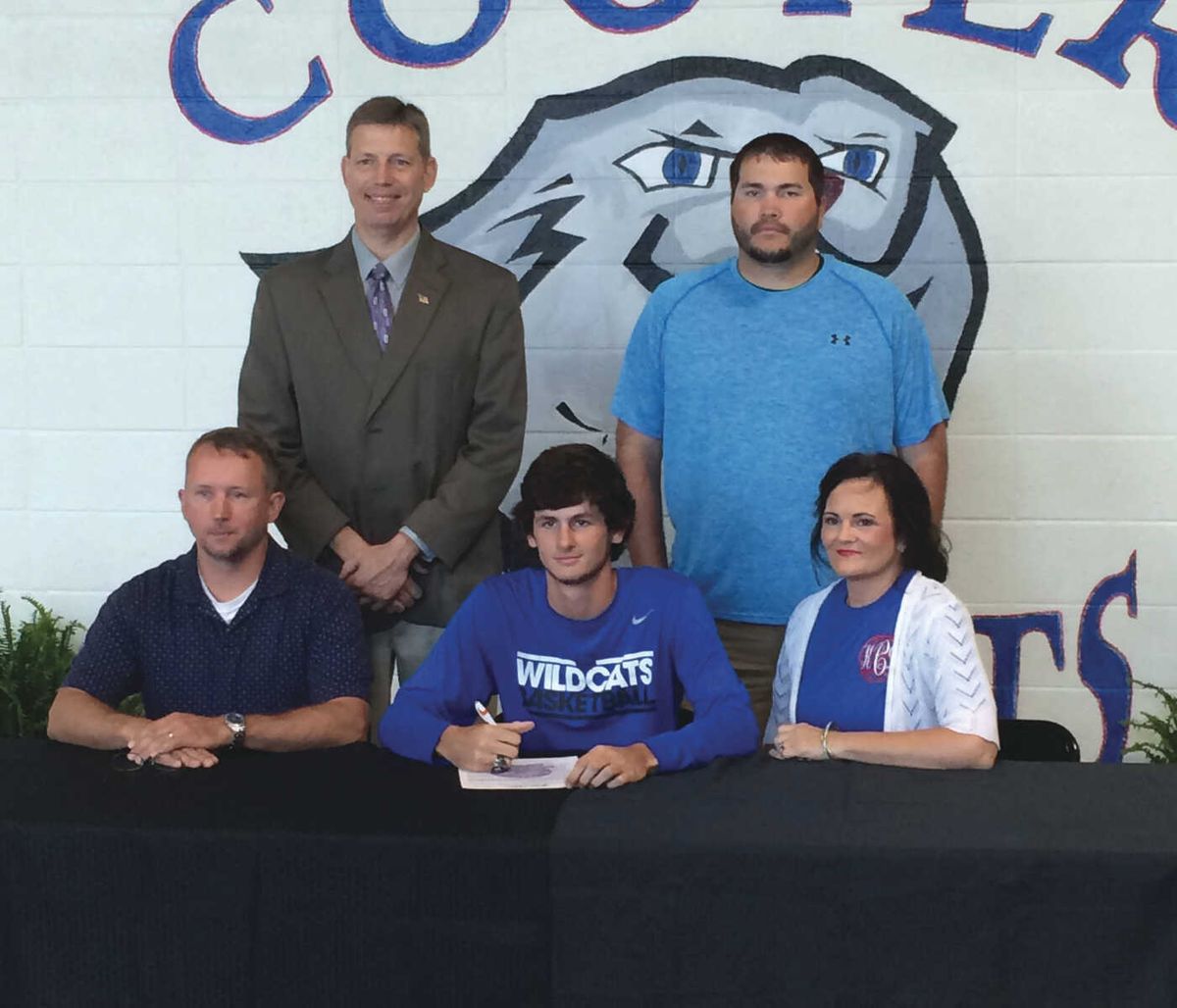 Landen Castelli signs with Bethel University