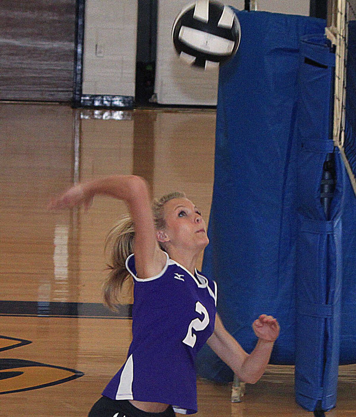Holcomb volleyball team defeats Cooter, advances to Friday's title gam...