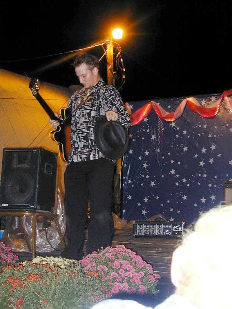 Slick Ballinger entertains Delta Fair crowd