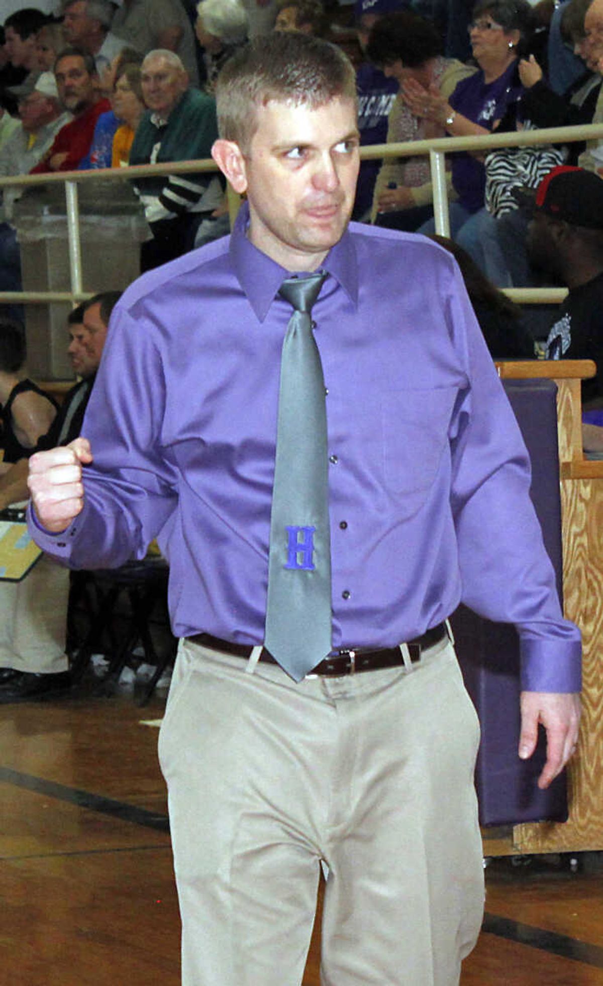 Holcomb boys basketball coach Seth McBroom accepts job as Middle Schoo...