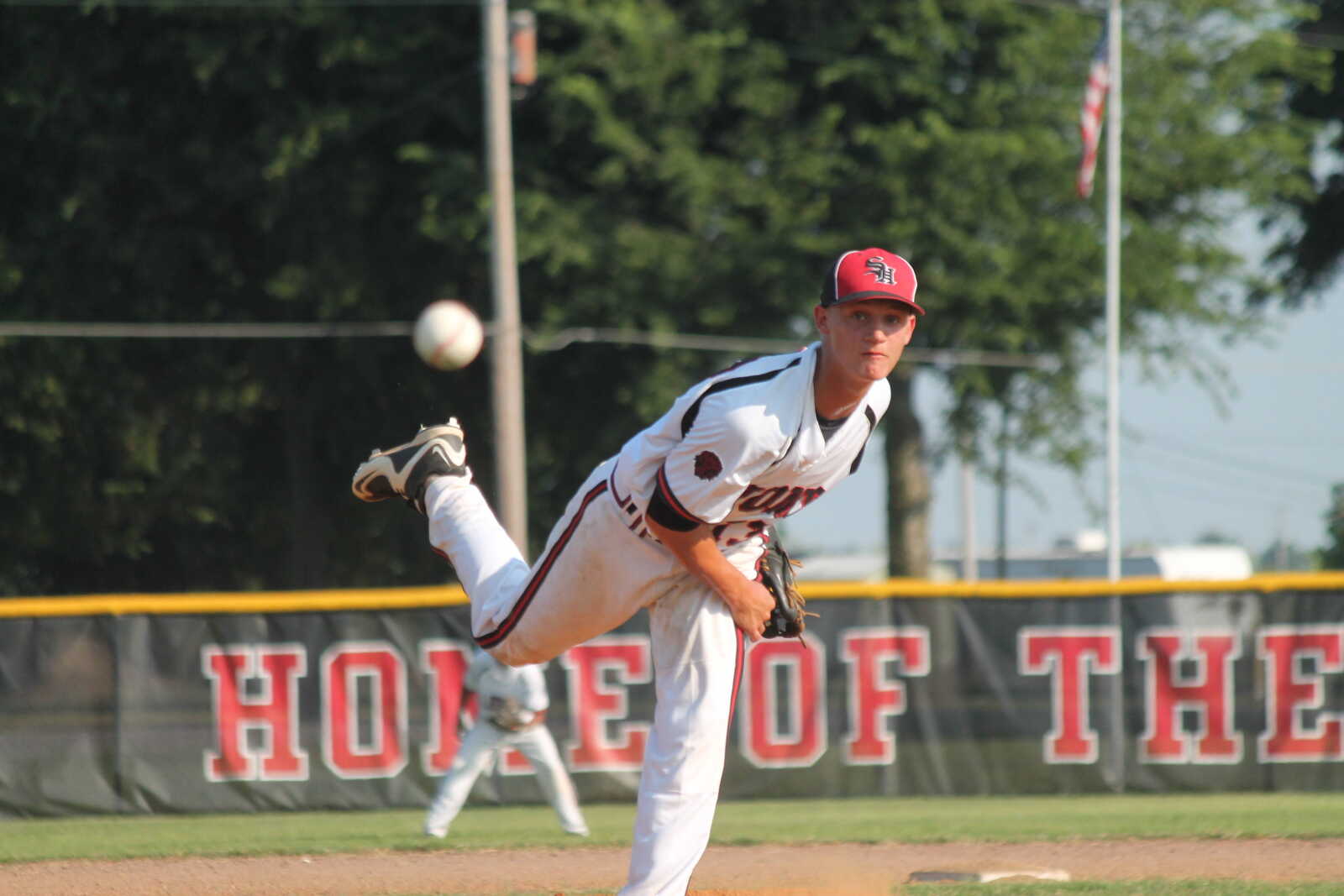 Senath-Hornersville wins pitchers' duel over Holcomb despite shaky def...