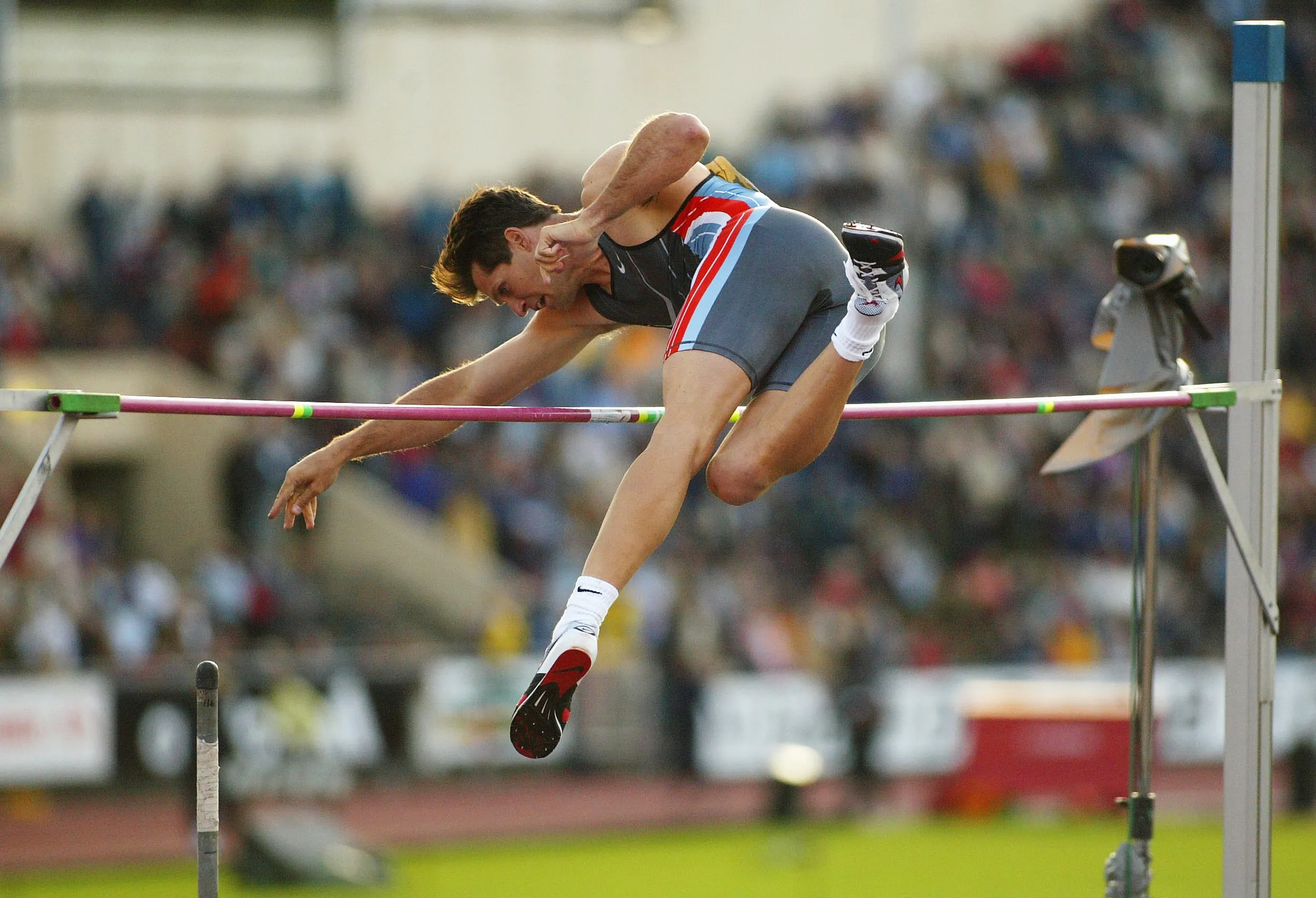 The Ultimate Pole Vault Workout: High Bar Training Guide for Peak Perf...