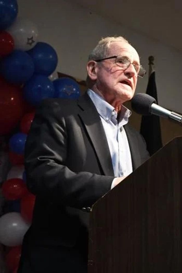 OPINION: Cheers and Jeers: Risch checks in with a postcard
