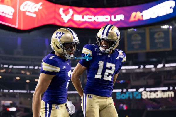 Washington routs Boise State in LA Bowl
