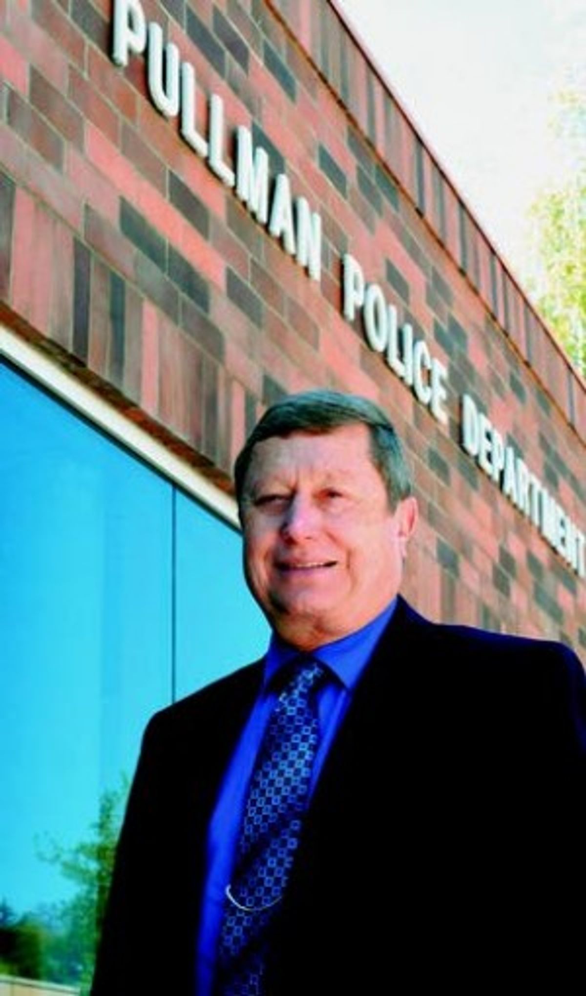 Longtime chief of police says thanks to Pullman community