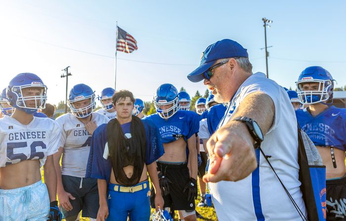 Bulldogs ready to run, led by familiar coach