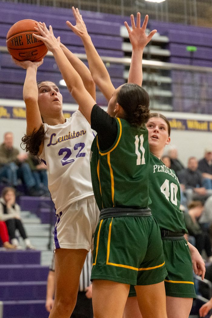 AREA ROUNDUP: Bengal best Buckaroos in basketball doublehead...