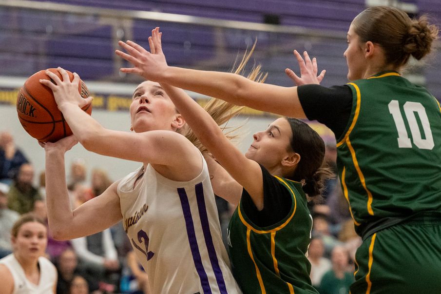 AREA ROUNDUP: Bengal best Buckaroos in basketball doublehead...