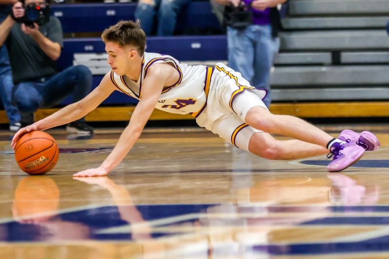 Golden Throne basketball returns today for Bengals, Bantams